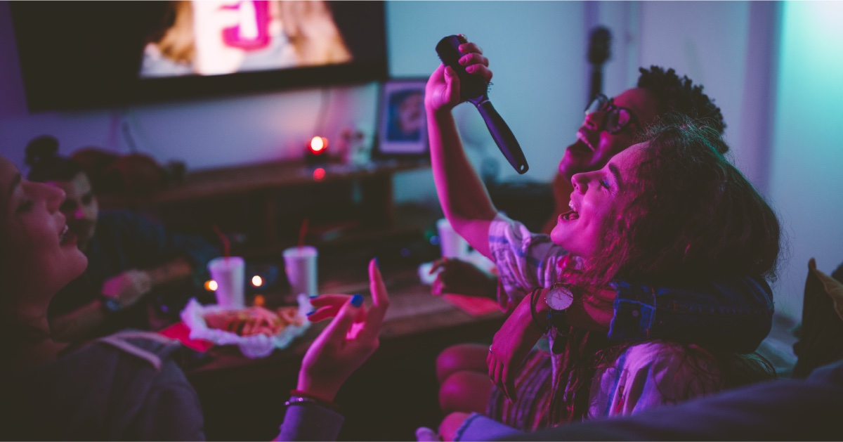 Over Half of Americans Are Annoyed By Their Neighbors • Lemonade
