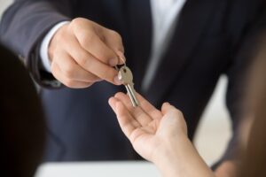 What is a Guarantor on a Lease? | Lemonade Insurance